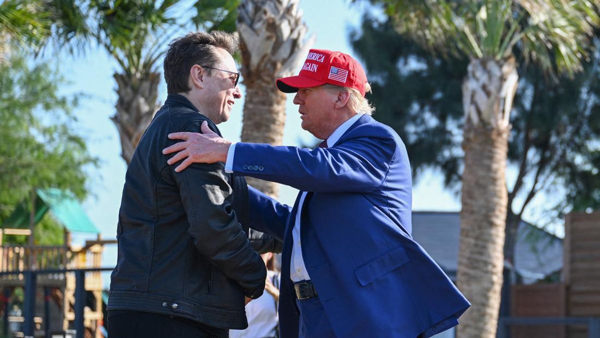 Donald Trump Saksikan Langsung Peluncuran Roket SpaceX Starship - Mahakama